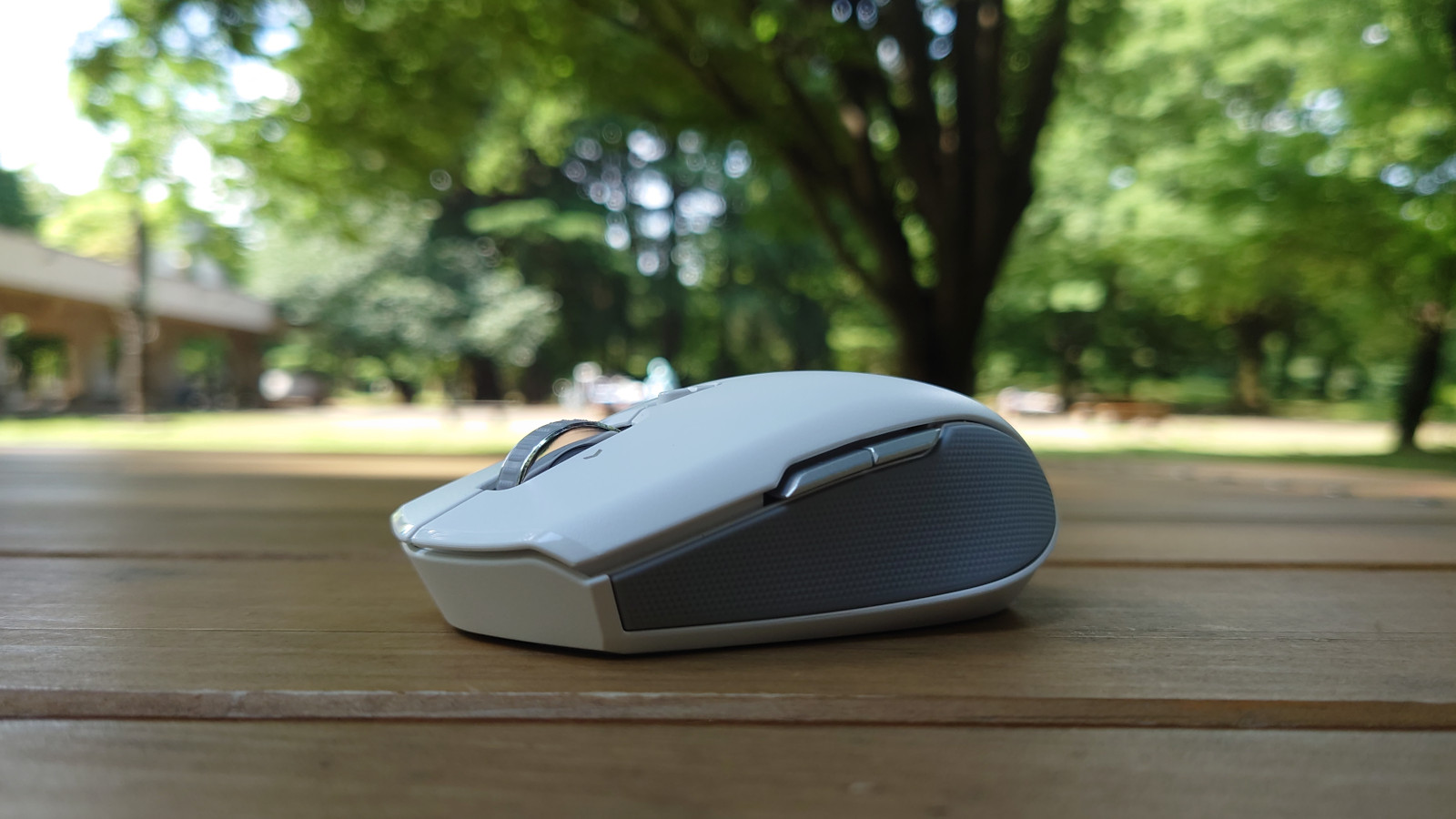 静音でオンボードメモリ搭載！Razer Pro Click Miniで仕事効率をアップさせる方法 | サンサンブルー